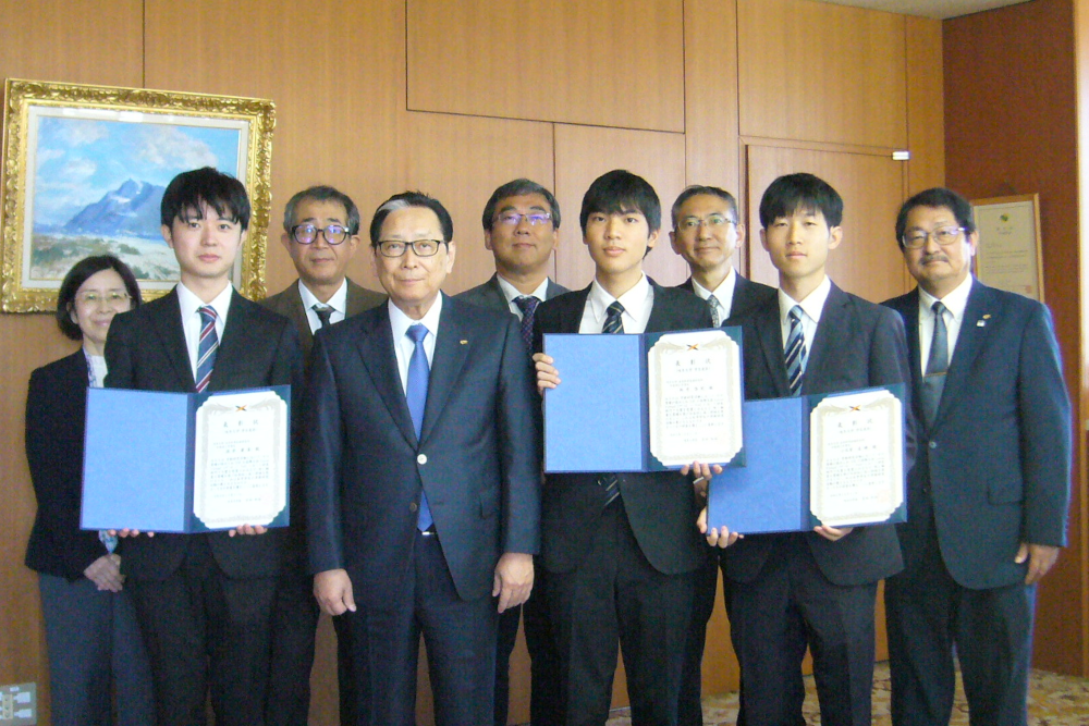 Student Commendation Ceremony｜News | GIFU UNIVERSITY